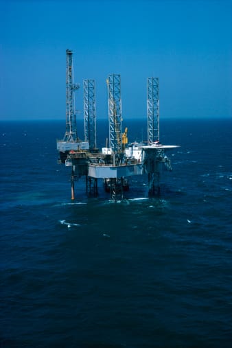 How to Clean an Oil and Gas Rig | Worldwide Janitor